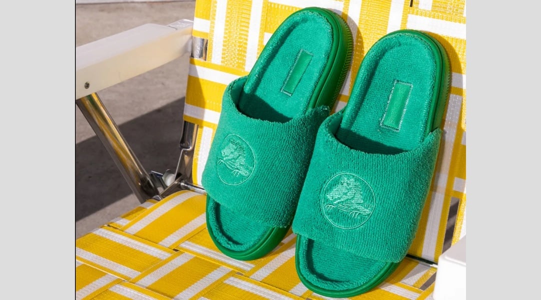Летняя коллекция сланцев и вьетнамок Crocs – новые материалы ...
